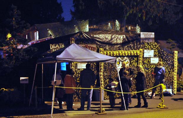 Dunbar Haunted House Is Back For Halloween 2012 - 604 Now