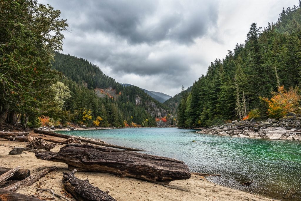 MOST BEAUTIFUL LAKES IN BRITISH COLUMBIA ROAD TRIP IDEAS STRUB