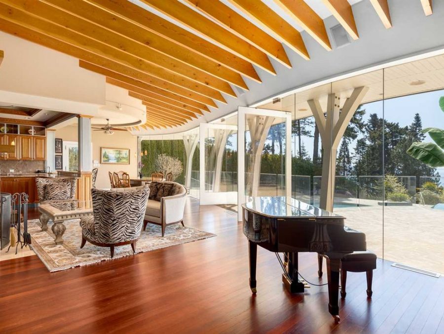 This Is What a $10.9M British Properties Home Looks Like (PHOTOS)